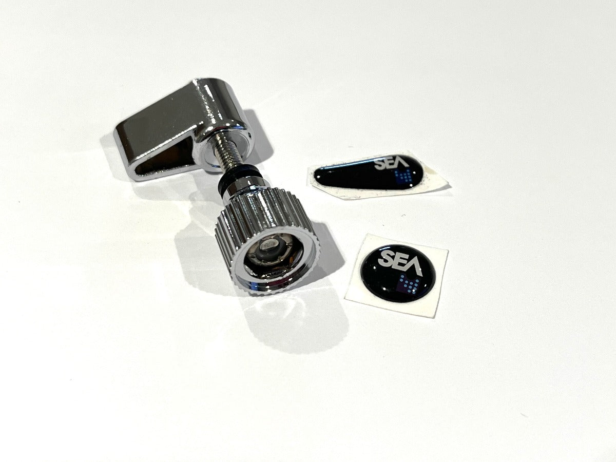 Airstream Shower Door Travel Latch Assembly, Chrome* - 703911-101 ...